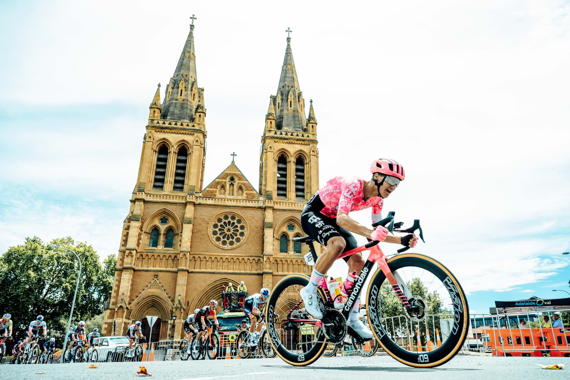 Mummu Cycling | Pro Cycling Race Experiences & VIP Access